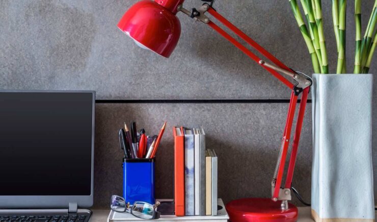 17 Desk Decor Ideas for Workplace and Cubicle Decor | Chanty